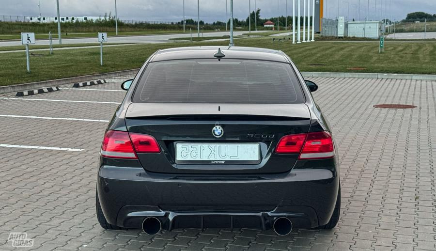 Melns BMW 330 2007 Šauļi, ar dzinēja tilpumu 3.00 L un nobraukumu 370 tūkst. km par 9499 €, foto 5 vietnē AUTOMOTO.COM.LV