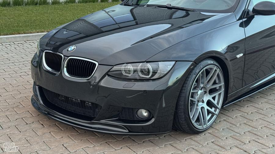 Melns BMW 330 2007 Šauļi, ar dzinēja tilpumu 3.00 L un nobraukumu 370 tūkst. km par 9499 €, foto 7 vietnē AUTOMOTO.COM.LV