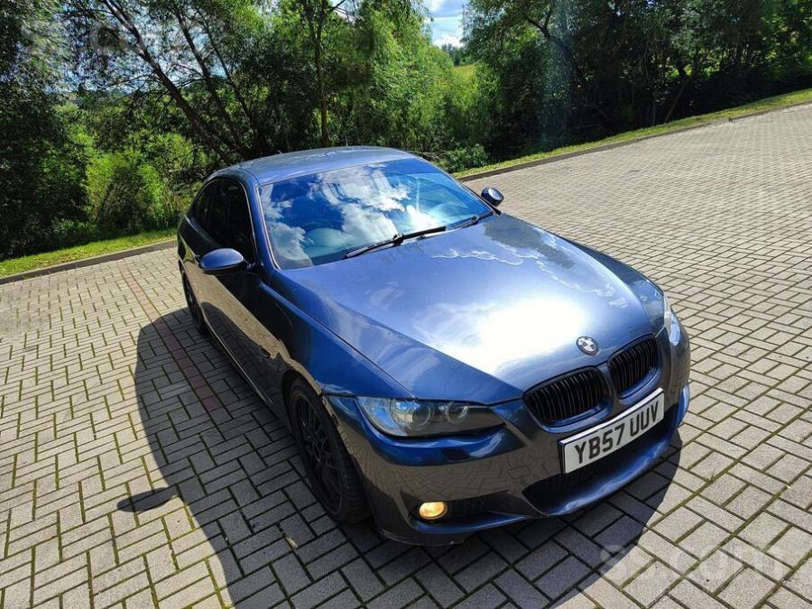 Melns BMW 330 2008 Krāslava, ar dzinēja tilpumu 3.00 L un nobraukumu 271 tūkst. km par 3300 €, foto 8 vietnē AUTOMOTO.COM.LV