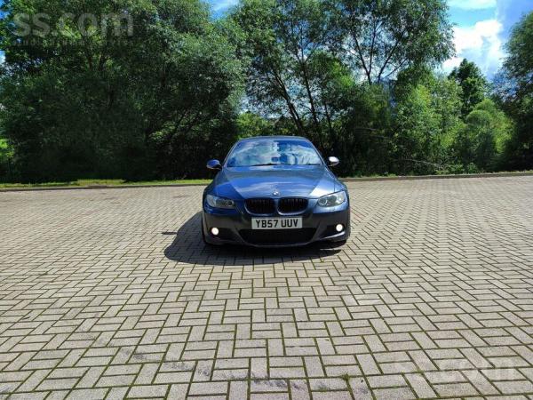 Melns BMW 330 2008 Krāslava, ar dzinēja tilpumu 3.00 L un nobraukumu 271 tūkst. km par 3300 €, foto 8 vietnē AUTOMOTO.COM.LV