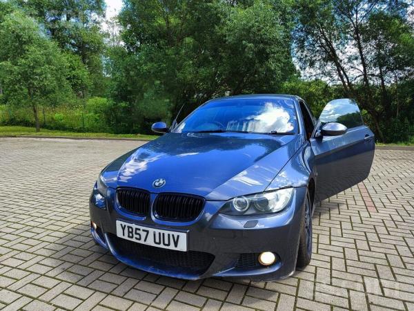 Melns BMW 330 2008 Krāslava, ar dzinēja tilpumu 3.00 L un nobraukumu 271 tūkst. km par 3300 €, foto 2 vietnē AUTOMOTO.COM.LV
