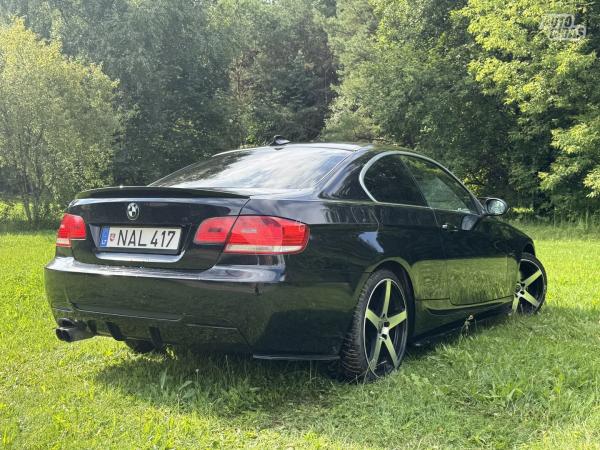 Melns BMW 330 2008 Viļņa, ar dzinēja tilpumu 3.00 L un nobraukumu 286 tūkst. km par 7500 €, foto 6 vietnē AUTOMOTO.COM.LV