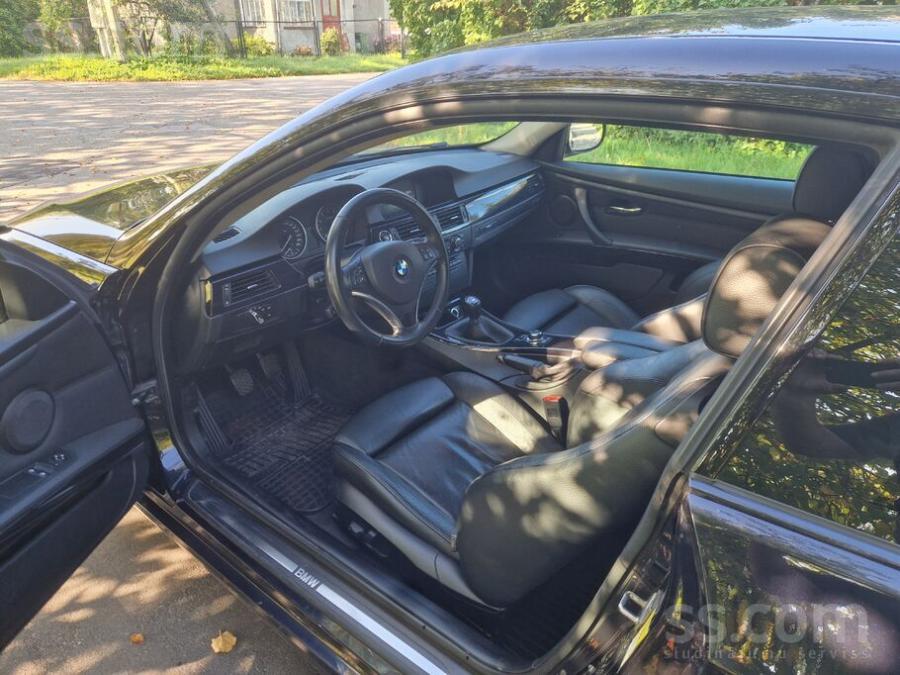 Melns BMW 330 2009 Jelgava, ar dzinēja tilpumu 3.00 L un nobraukumu 276 tūkst. km par 10000 €, foto 6 vietnē AUTOMOTO.COM.LV