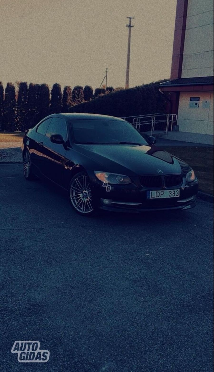 Black BMW 330 2010 in Mazeikiai, with an engine capacity of 3.00 L and mileage of 334 thousand km for 10500 €, photo 1 on AUTOMOTO.COM.LV