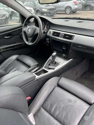 Black BMW 330 2010 in Utena, with an engine capacity of 2.99 L and mileage of 268 thousand km for 4650 €, photo 17 on AUTOMOTO.COM.LV