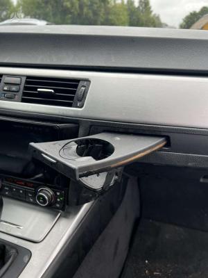 Black BMW 330 2010 in Utena, with an engine capacity of 2.99 L and mileage of 268 thousand km for 4650 €, photo 21 on AUTOMOTO.COM.LV