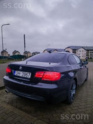 Melns BMW 330 2012 Rīga, ar dzinēja tilpumu 3.00 L un nobraukumu 319 tūkst. km par 13900 €, foto 3 vietnē AUTOMOTO.COM.LV