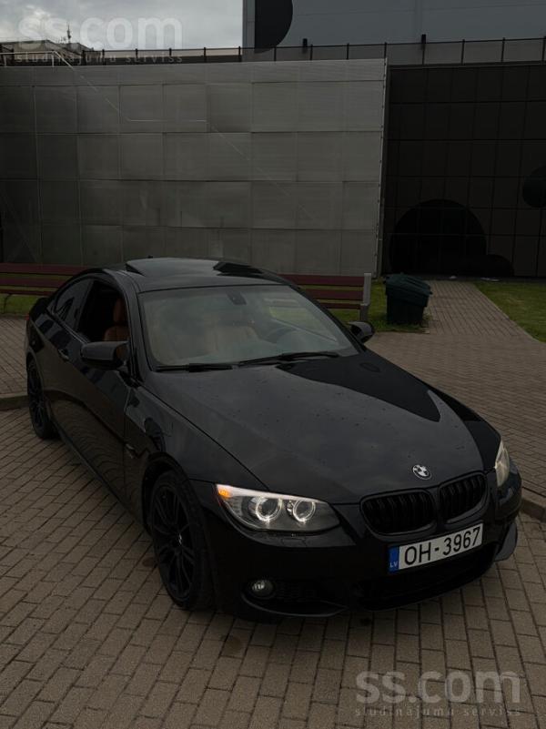 Melns BMW 330 2012 Rīga, ar dzinēja tilpumu 3.00 L un nobraukumu 324 tūkst. km par 13000 €, foto 1 vietnē AUTOMOTO.COM.LV