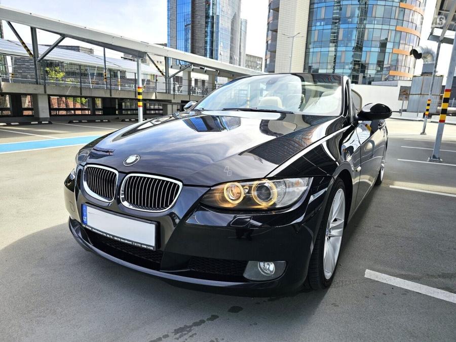 Black BMW 330 2007 in Vilnius, with an engine capacity of 3.00 L and mileage of 309 thousand km for 8800 €, photo 1 on AUTOMOTO.COM.LV