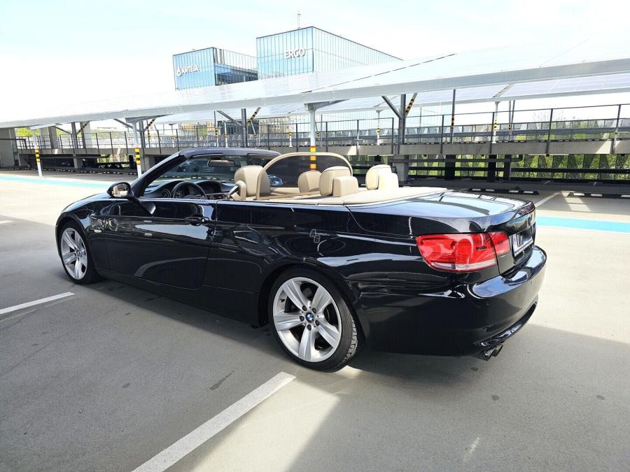 Black BMW 330 2007 in Vilnius, with an engine capacity of 3.00 L and mileage of 309 thousand km for 8800 €, photo 5 on AUTOMOTO.COM.LV