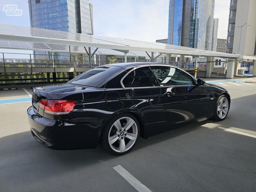Black BMW 330 2007 in Vilnius, with an engine capacity of 3.00 L and mileage of 309 thousand km for 8800 €, photo 11 on AUTOMOTO.COM.LV