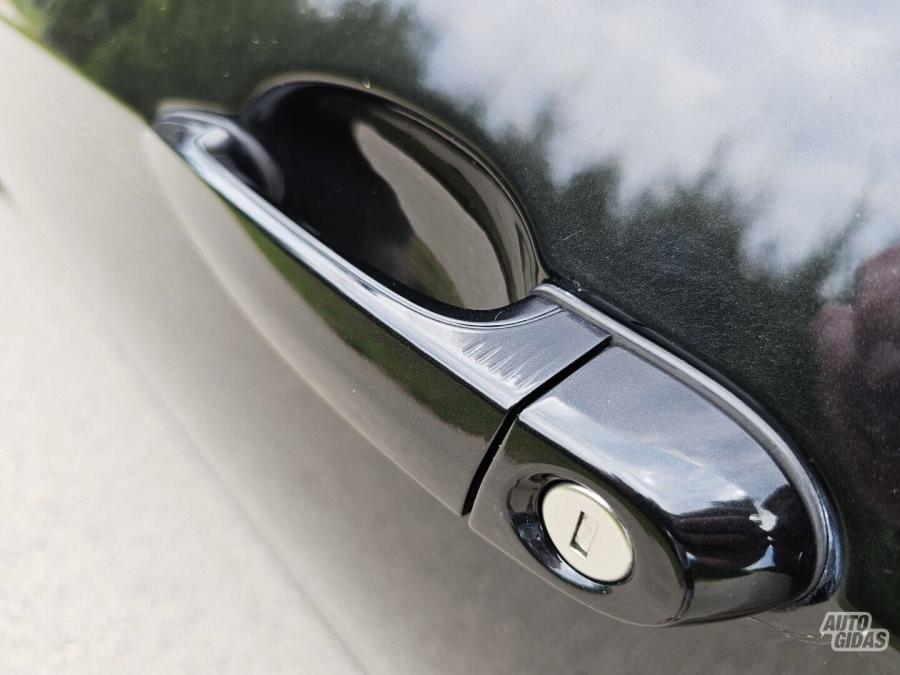 Black BMW 330 2007 in Vilnius, with an engine capacity of 3.00 L and mileage of 309 thousand km for 8800 €, photo 12 on AUTOMOTO.COM.LV