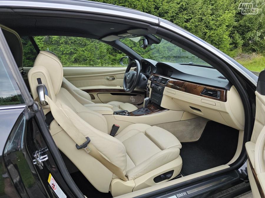 Black BMW 330 2007 in Vilnius, with an engine capacity of 3.00 L and mileage of 309 thousand km for 8800 €, photo 20 on AUTOMOTO.COM.LV