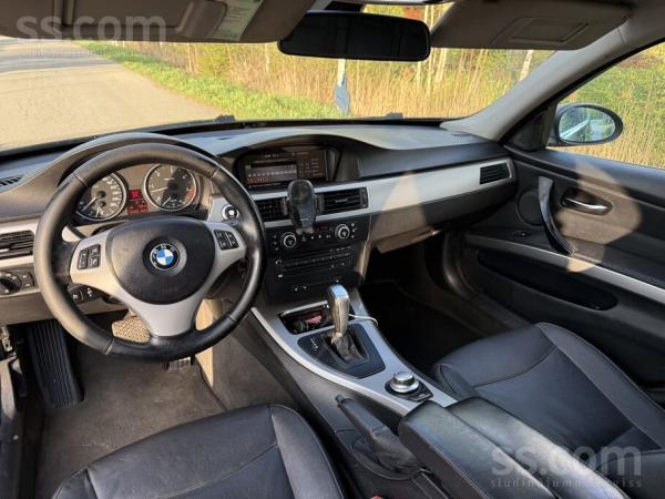Black BMW 330 2007 in Riga, with an engine capacity of 3.00 L and mileage of 266 thousand km for 4250 €, photo 6 on AUTOMOTO.COM.LV