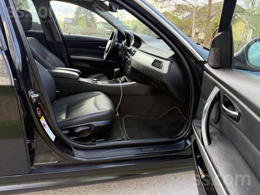 Melns BMW 330 2007 Rīga, ar dzinēja tilpumu 3.00 L un nobraukumu 266 tūkst. km par 4250 €, foto 12 vietnē AUTOMOTO.COM.LV