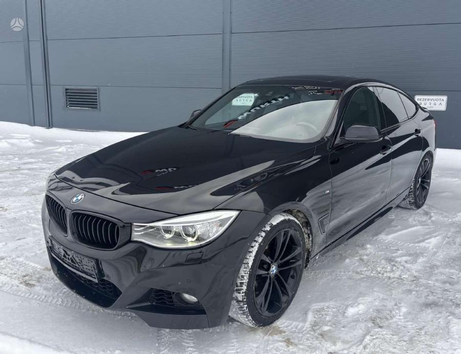 Black BMW 330 2016 in Vilnius, with an engine capacity of 2.99 L and mileage of 200 thousand km for 13590 €, photo 1 on AUTOMOTO.COM.LV