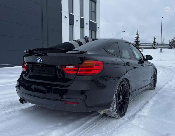 Black BMW 330 2016 in Vilnius, with an engine capacity of 2.99 L and mileage of 200 thousand km for 13590 €, photo 8 on AUTOMOTO.COM.LV