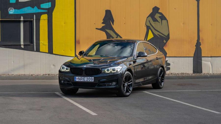 Black BMW 330 2017 in Vilnius, with an engine capacity of 2.00 L and mileage of 233 thousand km for 11850 €, photo 8 on AUTOMOTO.COM.LV