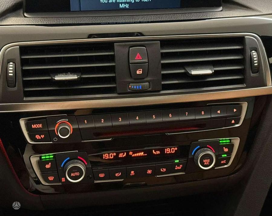 Black BMW 330 2018 in Marijampole, with an engine capacity of 2.99 L and mileage of 202 thousand km for 15999 €, photo 14 on AUTOMOTO.COM.LV