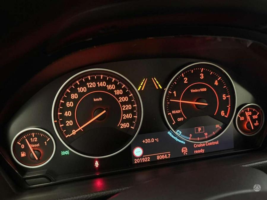 Black BMW 330 2018 in Marijampole, with an engine capacity of 2.99 L and mileage of 202 thousand km for 15999 €, photo 15 on AUTOMOTO.COM.LV