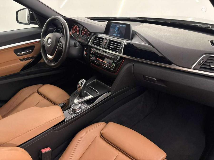 Black BMW 330 2018 in Marijampole, with an engine capacity of 2.99 L and mileage of 202 thousand km for 15999 €, photo 20 on AUTOMOTO.COM.LV