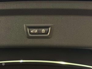 Melns BMW 330 2018 Marijampole, ar dzinēja tilpumu 2.99 L un nobraukumu 202 tūkst. km par 15250 €, foto 11 vietnē AUTOMOTO.COM.LV