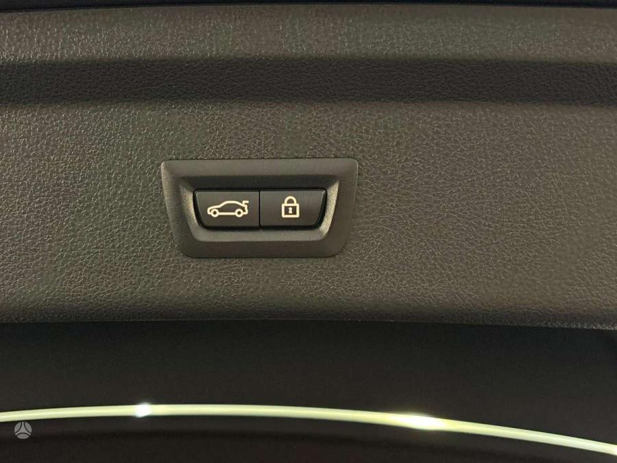 Melns BMW 330 2018 Marijampole, ar dzinēja tilpumu 2.99 L un nobraukumu 202 tūkst. km par 15250 €, foto 11 vietnē AUTOMOTO.COM.LV