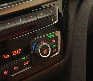 Melns BMW 330 2018 Marijampole, ar dzinēja tilpumu 2.99 L un nobraukumu 202 tūkst. km par 15250 €, foto 17 vietnē AUTOMOTO.COM.LV
