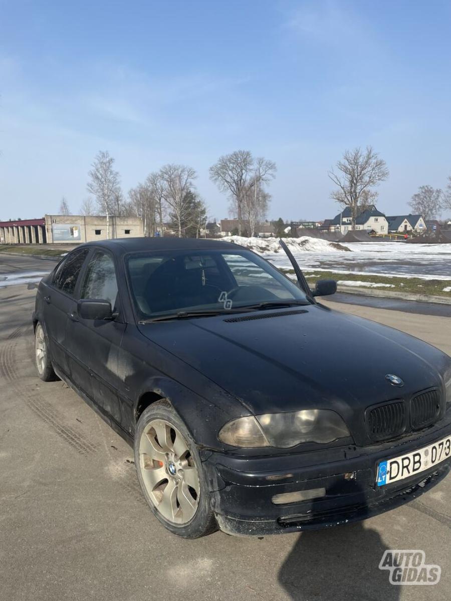Black BMW 330 1999 in Taurage, with an engine capacity of 3.00 L and mileage of 450 thousand km for 600 €, photo 2 on AUTOMOTO.COM.LV