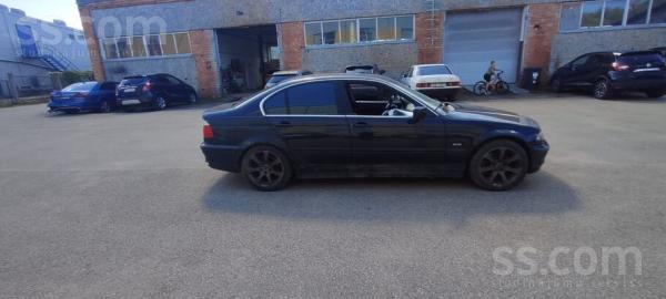 Melns BMW 330 2000 Rīga, ar dzinēja tilpumu 3.00 L un nobraukumu 300 tūkst. km par 2000 €, foto 5 vietnē AUTOMOTO.COM.LV