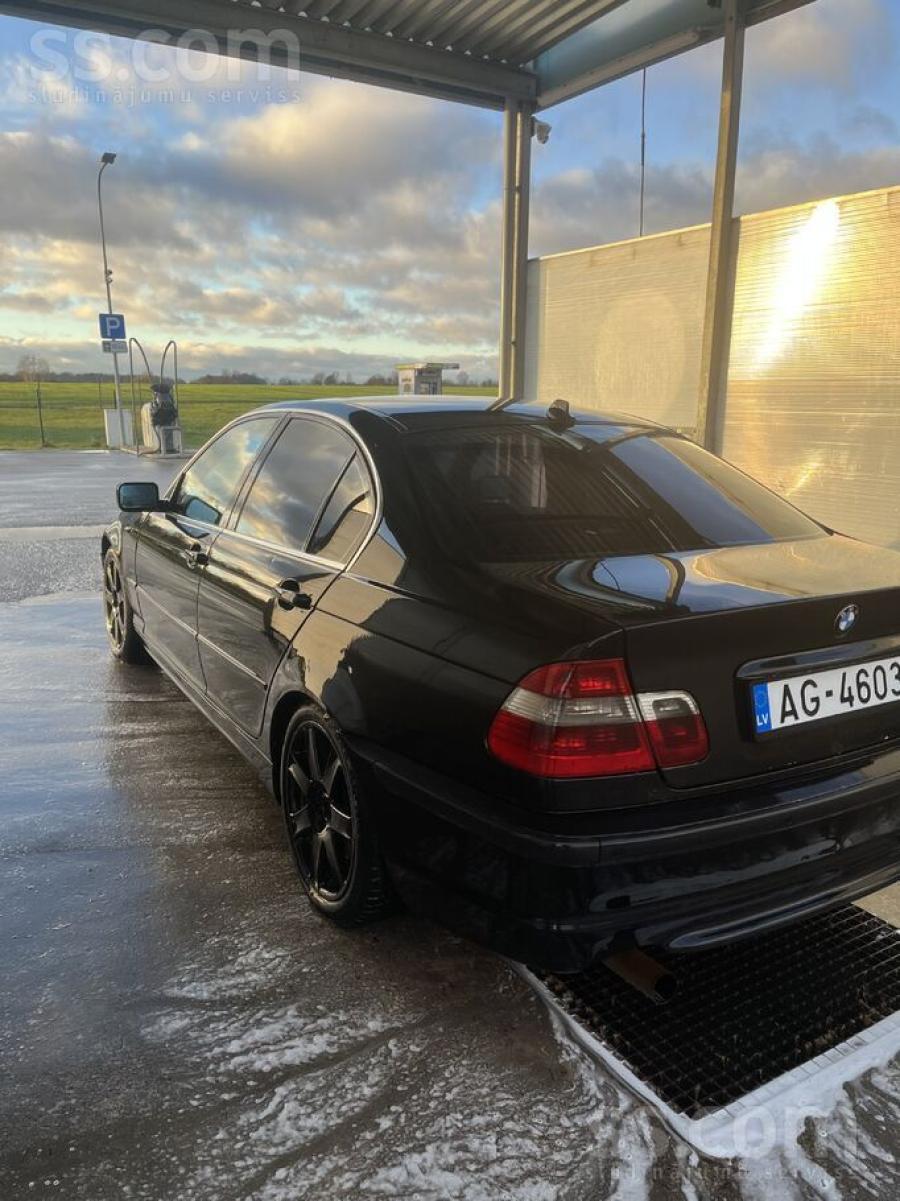 Black BMW 330 2001 in Riga, with an engine capacity of 3.00 L and mileage of 430 thousand km for 2600 €, photo 4 on AUTOMOTO.COM.LV