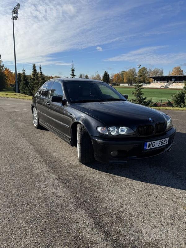 Black BMW 330 2001 in Valmiera, with an engine capacity of 3.00 L and mileage of 336 thousand km for 2600 €, photo 2 on AUTOMOTO.COM.LV