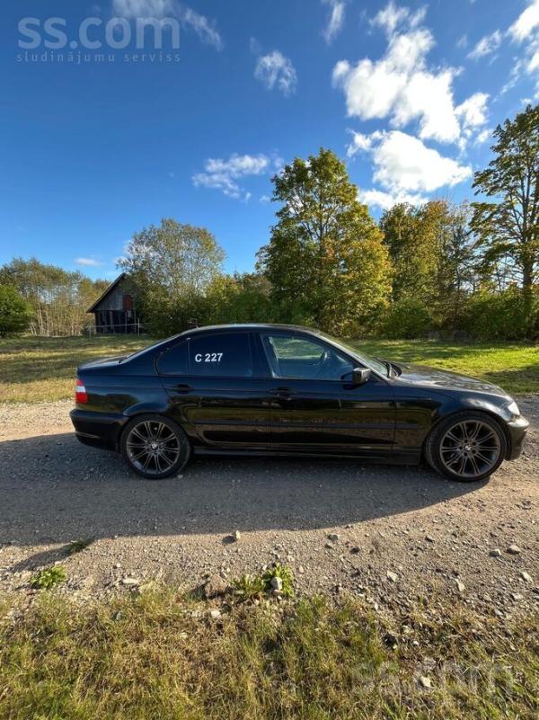 Melns BMW 330 2001 Valmiera, ar dzinēja tilpumu 3.00 L un nobraukumu 330 tūkst. km par 2800 €, foto 3 vietnē AUTOMOTO.COM.LV