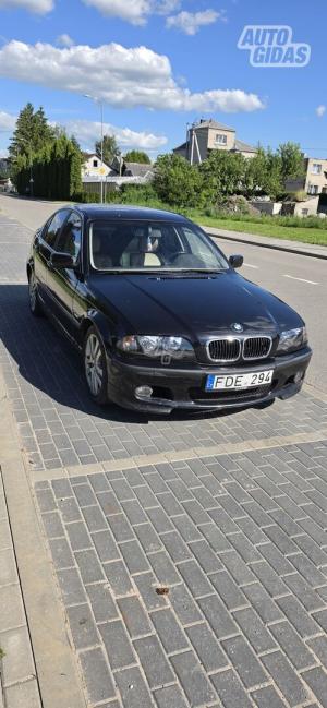 Melns BMW 330 2001 Kauņa, ar dzinēja tilpumu 3.00 L un nobraukumu 398 tūkst. km par 1850 €, foto  vietnē AUTOMOTO.COM.LV