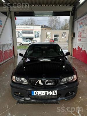 Melns BMW 330 2001 Jelgava, ar dzinēja tilpumu 3.00 L un nobraukumu 467 tūkst. km par 1850 €, foto  vietnē AUTOMOTO.COM.LV