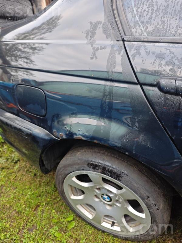 Melns BMW 330 2001 Rīga, ar dzinēja tilpumu 3.00 L un nobraukumu 420 tūkst. km par 3700 €, foto 4 vietnē AUTOMOTO.COM.LV