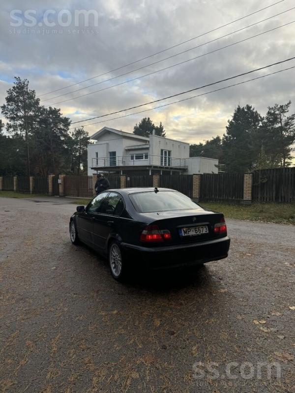 Black BMW 330 2002 in Riga, with an engine capacity of 3.00 L and mileage of 185 thousand km for 3800 €, photo 4 on AUTOMOTO.COM.LV