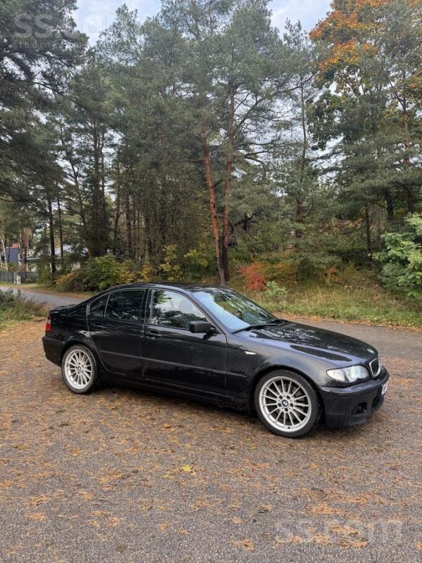 Black BMW 330 2002 in Riga, with an engine capacity of 3.00 L and mileage of 185 thousand km for 3800 €, photo 5 on AUTOMOTO.COM.LV