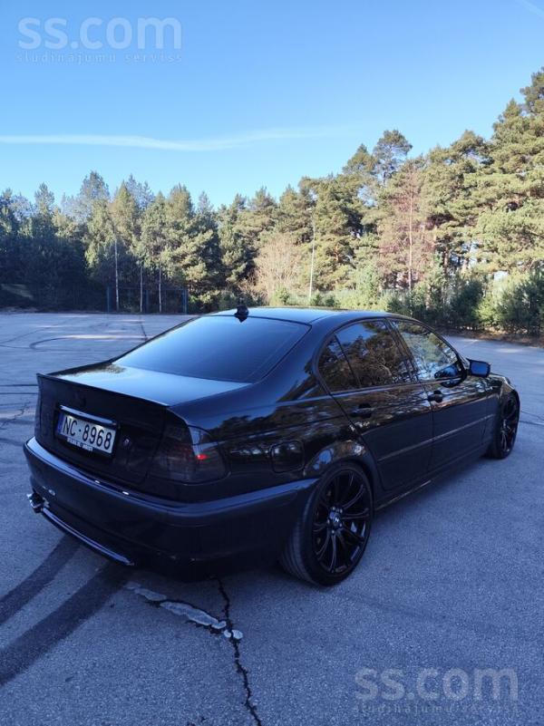 Black BMW 330 2002 in Ventspils, with an engine capacity of 3.00 L and mileage of 358 thousand km for 10000 €, photo 5 on AUTOMOTO.COM.LV