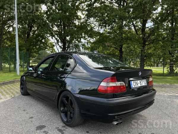 Black BMW 330 2002 in Valmiera, with an engine capacity of 3.00 L and mileage of 327 thousand km for 3350 €, photo 3 on AUTOMOTO.COM.LV