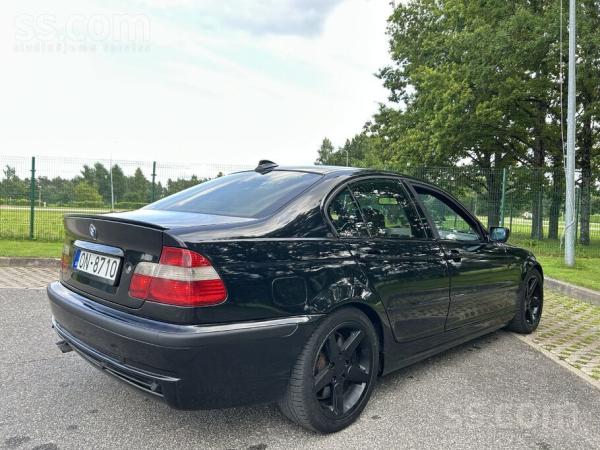 Black BMW 330 2002 in Valmiera, with an engine capacity of 3.00 L and mileage of 327 thousand km for 3350 €, photo 4 on AUTOMOTO.COM.LV