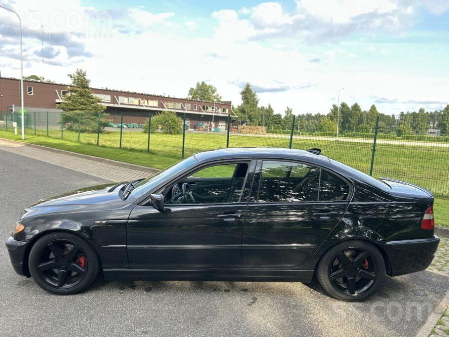 Black BMW 330 2002 in Valmiera, with an engine capacity of 3.00 L and mileage of 327 thousand km for 3350 €, photo 6 on AUTOMOTO.COM.LV