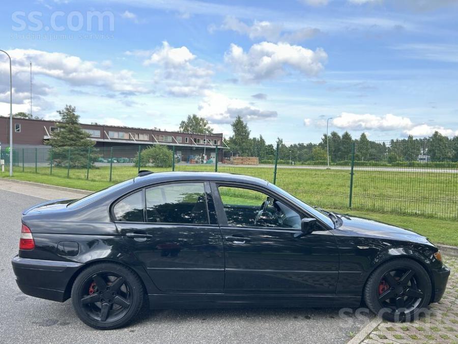 Black BMW 330 2002 in Valmiera, with an engine capacity of 3.00 L and mileage of 327 thousand km for 3350 €, photo 7 on AUTOMOTO.COM.LV