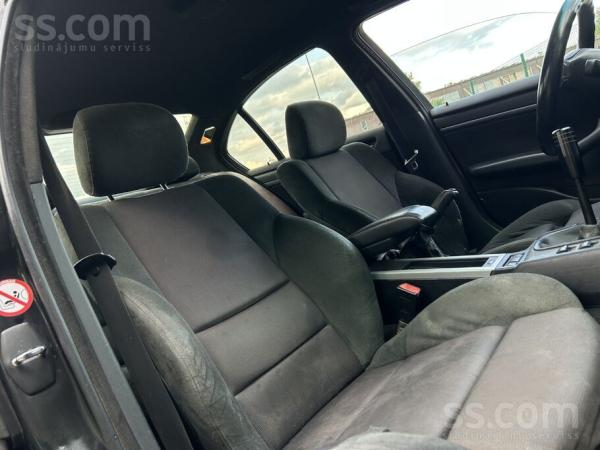Black BMW 330 2002 in Valmiera, with an engine capacity of 3.00 L and mileage of 327 thousand km for 3350 €, photo 10 on AUTOMOTO.COM.LV