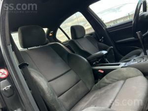 Black BMW 330 2002 in Valmiera, with an engine capacity of 3.00 L and mileage of 327 thousand km for 3350 €, photo 11 on AUTOMOTO.COM.LV