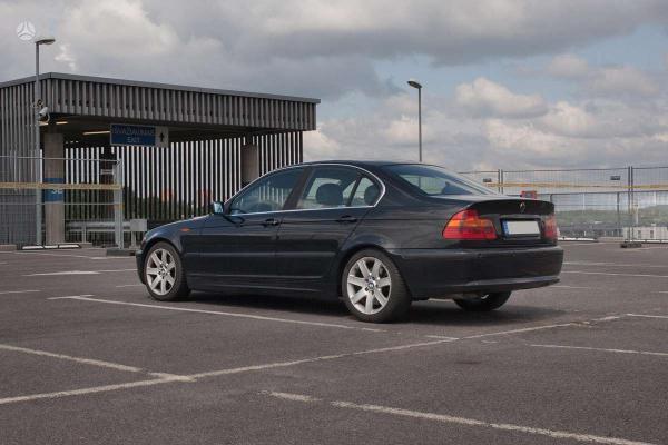 Melns BMW 330 2002 Viļņa, ar dzinēja tilpumu 3.00 L un nobraukumu 305 tūkst. km par 5900 €, foto 3 vietnē AUTOMOTO.COM.LV