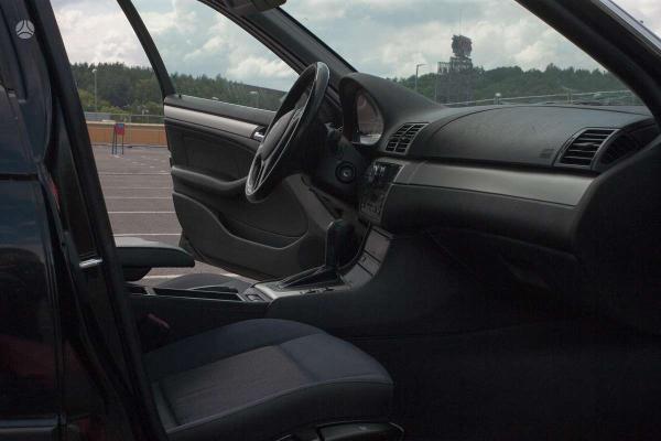 Melns BMW 330 2002 Viļņa, ar dzinēja tilpumu 3.00 L un nobraukumu 305 tūkst. km par 5900 €, foto 6 vietnē AUTOMOTO.COM.LV