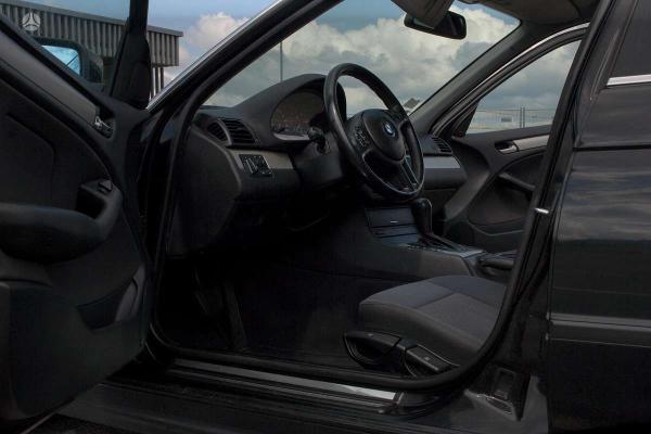 Melns BMW 330 2002 Viļņa, ar dzinēja tilpumu 3.00 L un nobraukumu 305 tūkst. km par 5900 €, foto 8 vietnē AUTOMOTO.COM.LV