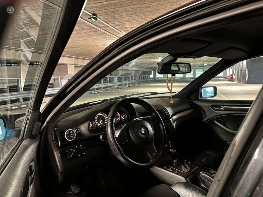 Melns BMW 330 2004 Viļņa, ar dzinēja tilpumu 2.99 L un nobraukumu 379 tūkst. km par 7200 €, foto 8 vietnē AUTOMOTO.COM.LV