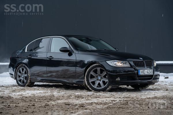 Black BMW 330 2005 in Riga, with an engine capacity of 3.00 L and mileage of 288 thousand km for 4600 €, photo 2 on AUTOMOTO.COM.LV